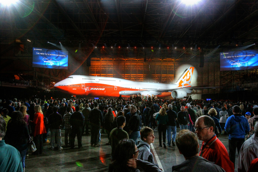 How Boeing Leveraged Experiential Marketing to Unveil Its New Plane ...